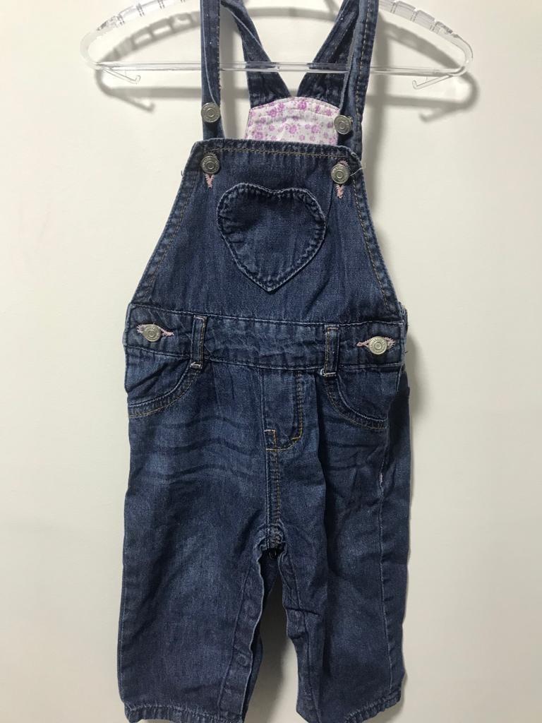 Macacão Jardineira Jeans Baby Denim TAM 6-9 meses 6 a 9 meses no Ficou ...